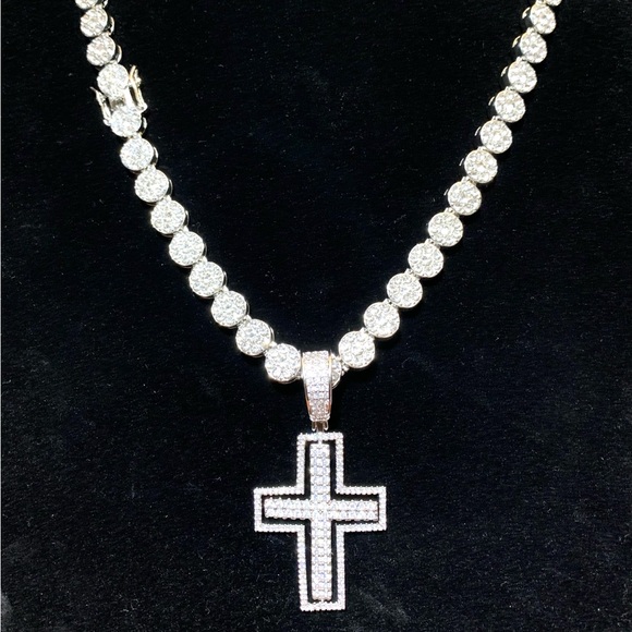 Accessories | 23 1mm Iced Out Round Link Chain With Spinning Cross ...